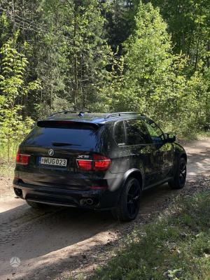 Melns BMW X5 2012 Viļņa, ar dzinēja tilpumu 2.98 L un nobraukumu 328 tūkst. km par 10000 €, foto 31 vietnē AUTOMOTO.COM.LV