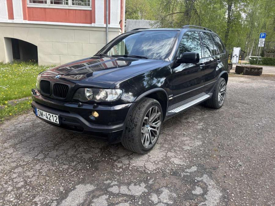 Melns BMW X5 2002 Alūksne, ar dzinēja tilpumu 4.60 L un nobraukumu 246 tūkst. km par 8000 €, foto 4 vietnē AUTOMOTO.COM.LV