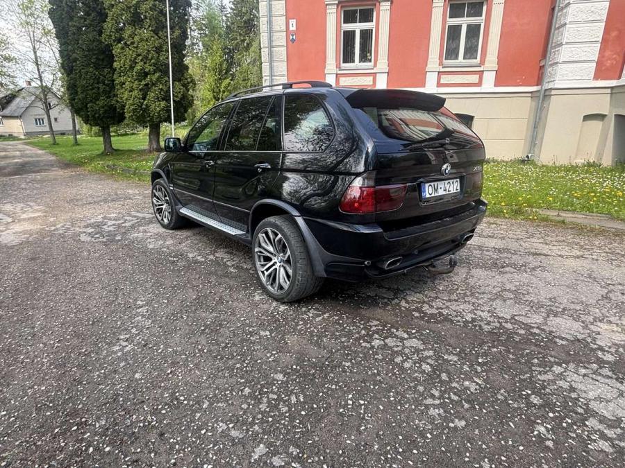 Melns BMW X5 2002 Alūksne, ar dzinēja tilpumu 4.60 L un nobraukumu 246 tūkst. km par 8000 €, foto 8 vietnē AUTOMOTO.COM.LV