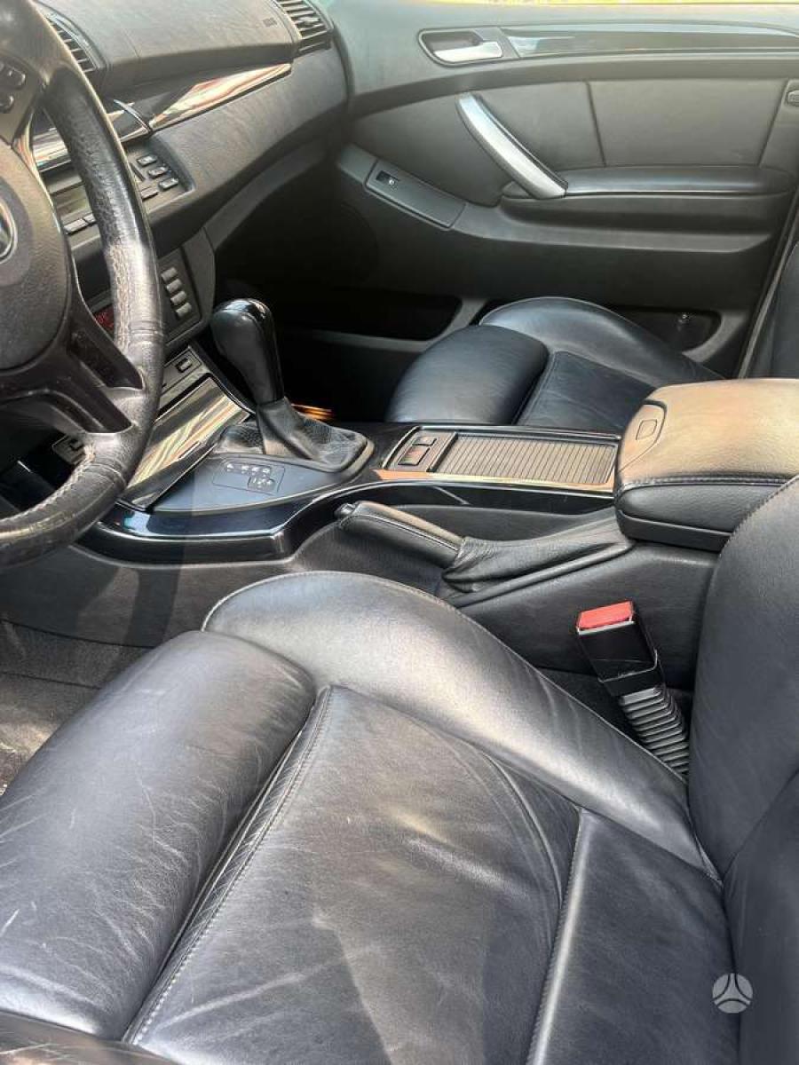 Melns BMW X5 2002 Alūksne, ar dzinēja tilpumu 4.60 L un nobraukumu 246 tūkst. km par 8000 €, foto 15 vietnē AUTOMOTO.COM.LV