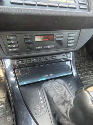 Melns BMW X5 2002 Alūksne, ar dzinēja tilpumu 4.60 L un nobraukumu 246 tūkst. km par 8000 €, foto 16 vietnē AUTOMOTO.COM.LV