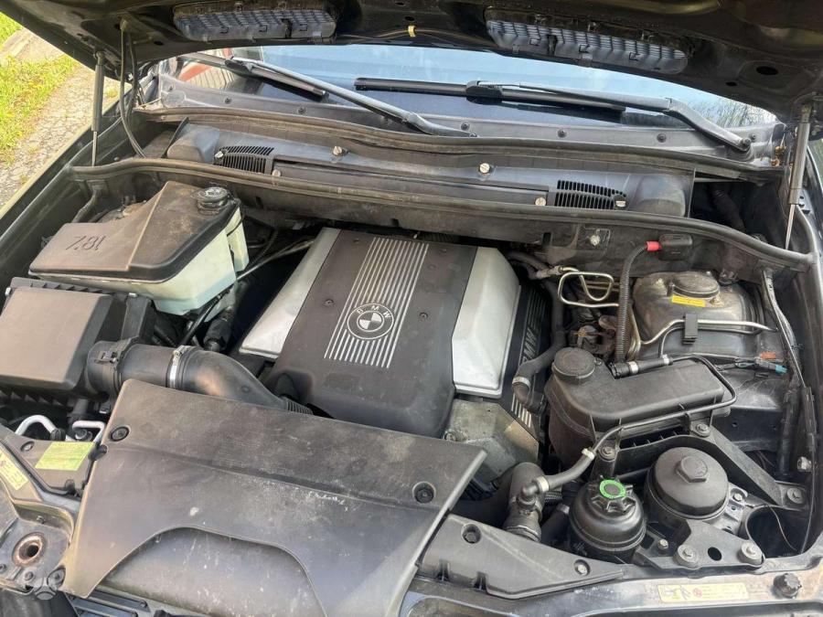 Melns BMW X5 2002 Alūksne, ar dzinēja tilpumu 4.60 L un nobraukumu 246 tūkst. km par 8000 €, foto 17 vietnē AUTOMOTO.COM.LV