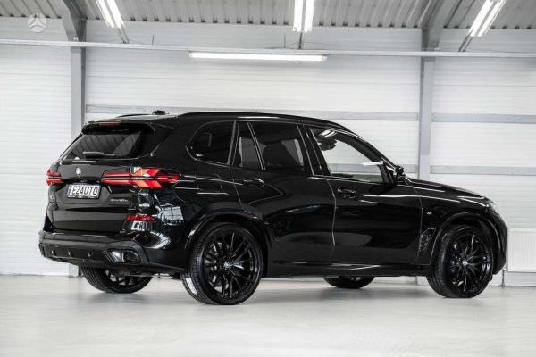 Melns BMW X5 2023 Tukums, ar dzinēja tilpumu 0.00 L un nobraukumu 25 tūkst. km par 87777 €, foto 3 vietnē AUTOMOTO.COM.LV