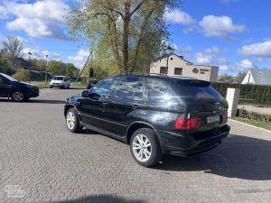 Melns BMW X5 2005 Viļņa, ar dzinēja tilpumu 3.00 L un nobraukumu 35 tūkst. km par 4800 €, foto  vietnē AUTOMOTO.COM.LV