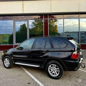 Black BMW X5 2005 in Kaisiadorys, with an engine capacity of 2.99 L and mileage of 370 thousand km for 4750 €, photo 9 on AUTOMOTO.COM.LV