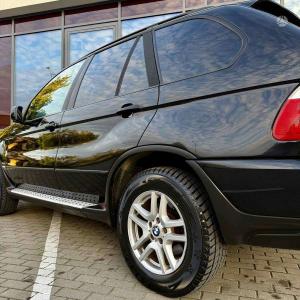 Black BMW X5 2005 in Kaisiadorys, with an engine capacity of 2.99 L and mileage of 370 thousand km for 4750 €, photo 13 on AUTOMOTO.COM.LV
