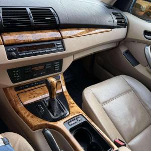 Black BMW X5 2005 in Kaisiadorys, with an engine capacity of 2.99 L and mileage of 370 thousand km for 4750 €, photo 24 on AUTOMOTO.COM.LV