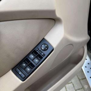 Black BMW X5 2005 in Kaisiadorys, with an engine capacity of 2.99 L and mileage of 370 thousand km for 4750 €, photo 25 on AUTOMOTO.COM.LV