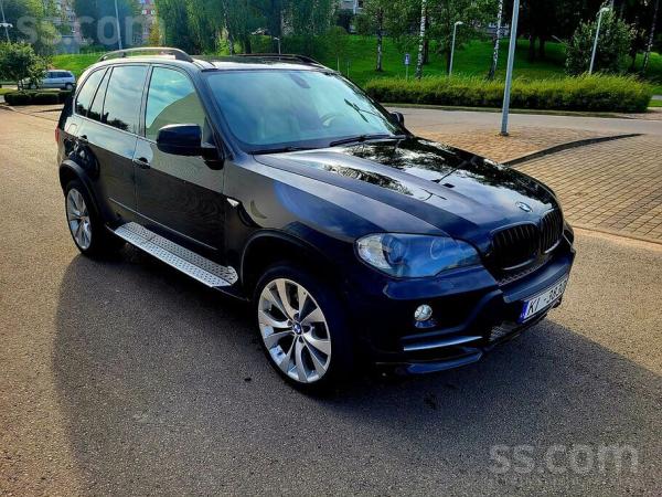 Black BMW X5 2007 in Rezekne, with an engine capacity of 3.00 L and mileage of 300 thousand km for 7900 €, photo 1 on AUTOMOTO.COM.LV