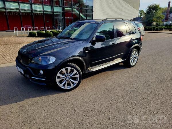Black BMW X5 2007 in Rezekne, with an engine capacity of 3.00 L and mileage of 300 thousand km for 7900 €, photo 3 on AUTOMOTO.COM.LV