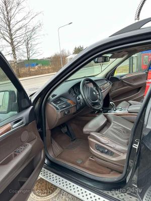 Melns BMW X5 2007 Paide, ar dzinēja tilpumu 3.00 L un nobraukumu 346 tūkst. km par 8800 €, foto 3 vietnē AUTOMOTO.COM.LV