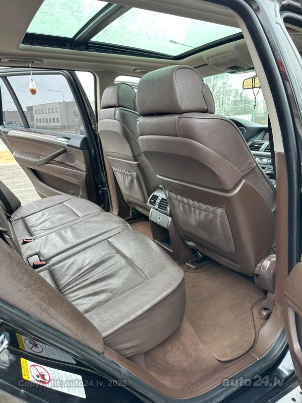 Black BMW X5 2007 in Paide, with an engine capacity of 3.00 L and mileage of 346 thousand km for 8800 €, photo 6 on AUTOMOTO.COM.LV