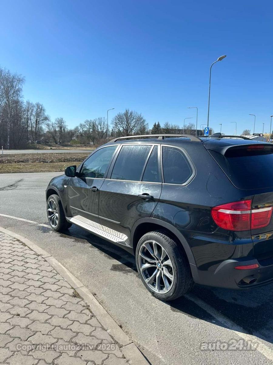 Melns BMW X5 2007 Paide, ar dzinēja tilpumu 3.00 L un nobraukumu 346 tūkst. km par 8800 €, foto 10 vietnē AUTOMOTO.COM.LV