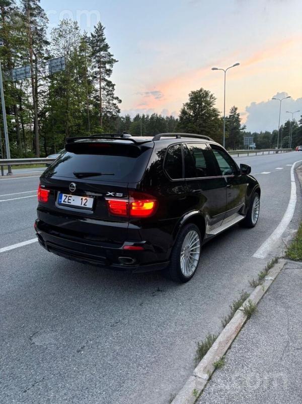 Black BMW X5 2007 in Riga, with an engine capacity of 4.80 L and mileage of 170 thousand km for 10000 €, photo 3 on AUTOMOTO.COM.LV
