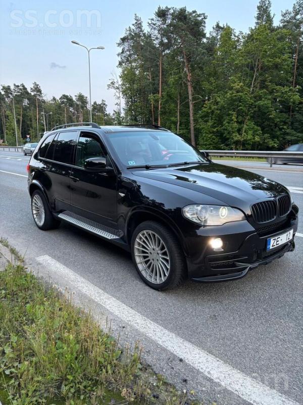 Black BMW X5 2007 in Riga, with an engine capacity of 4.80 L and mileage of 170 thousand km for 10000 €, photo 4 on AUTOMOTO.COM.LV