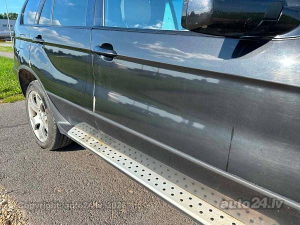 Black BMW X5 2003 in Tallinn, with an engine capacity of 2.90 L and mileage of 265 thousand km for 3300 €, photo 6 on AUTOMOTO.COM.LV