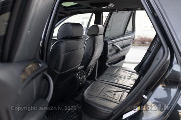 Melns BMW X5 2004 Tallina, ar dzinēja tilpumu 4.40 L un nobraukumu 387 tūkst. km par 7499 €, foto 11 vietnē AUTOMOTO.COM.LV