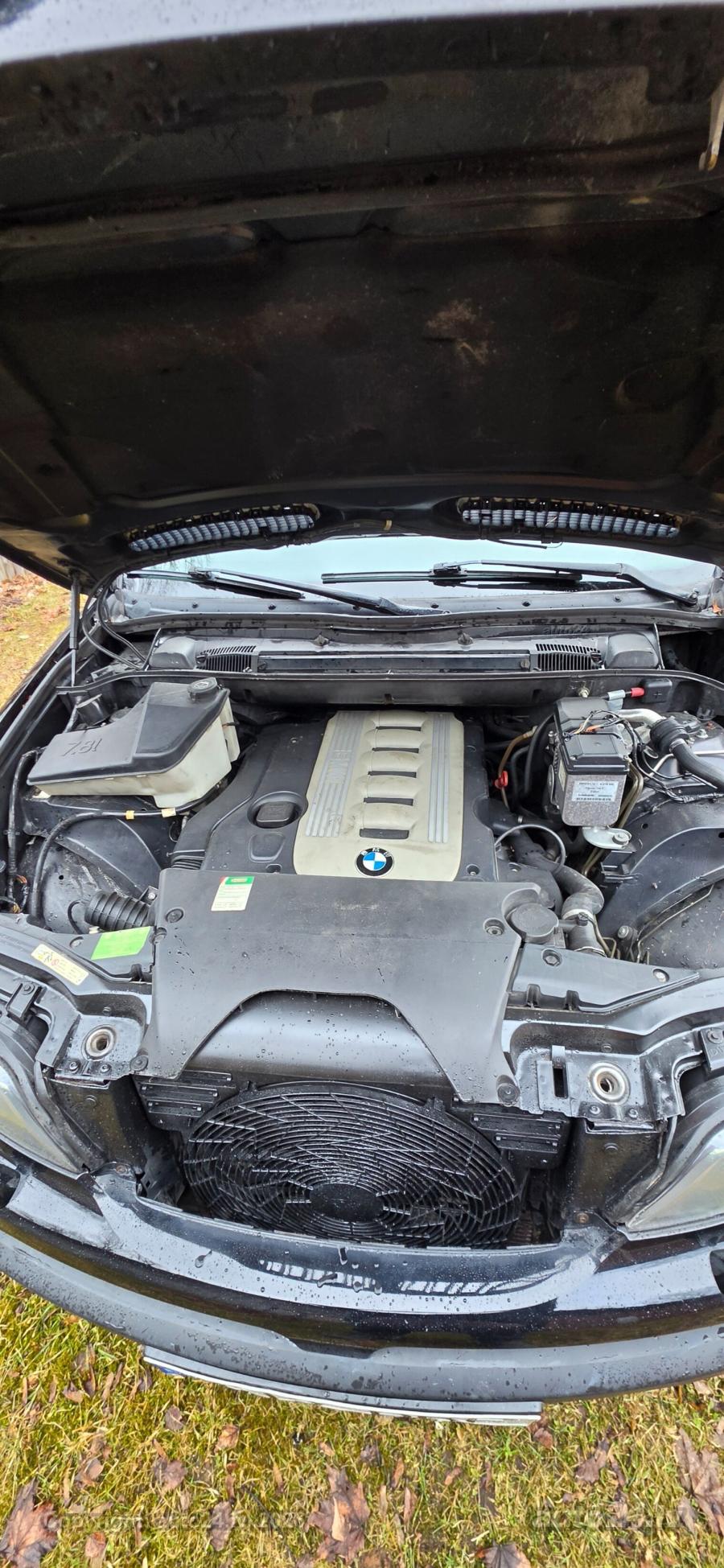 Melns BMW X5 2004 Tallina, ar dzinēja tilpumu 3.00 L un nobraukumu 392 tūkst. km par 6299 €, foto 9 vietnē AUTOMOTO.COM.LV
