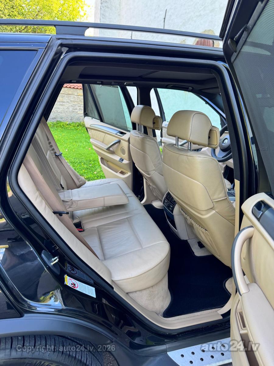 Black BMW X5 2004 in Tallinn, with an engine capacity of 3.00 L and mileage of 298 thousand km for 15500 €, photo 14 on AUTOMOTO.COM.LV