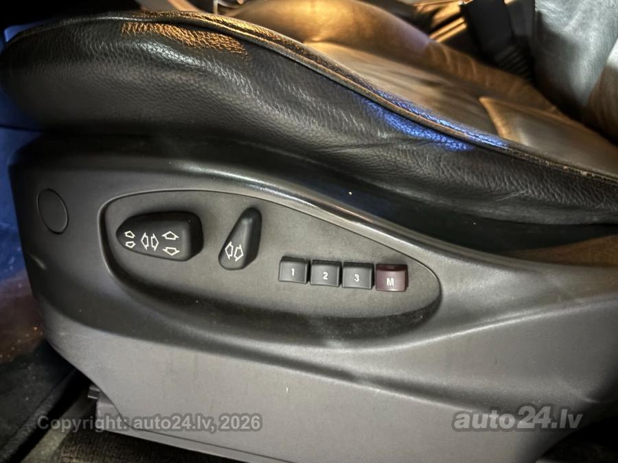 Melns BMW X5 2005 Tallina, ar dzinēja tilpumu 3.00 L un nobraukumu 360 tūkst. km par 4000 €, foto 12 vietnē AUTOMOTO.COM.LV