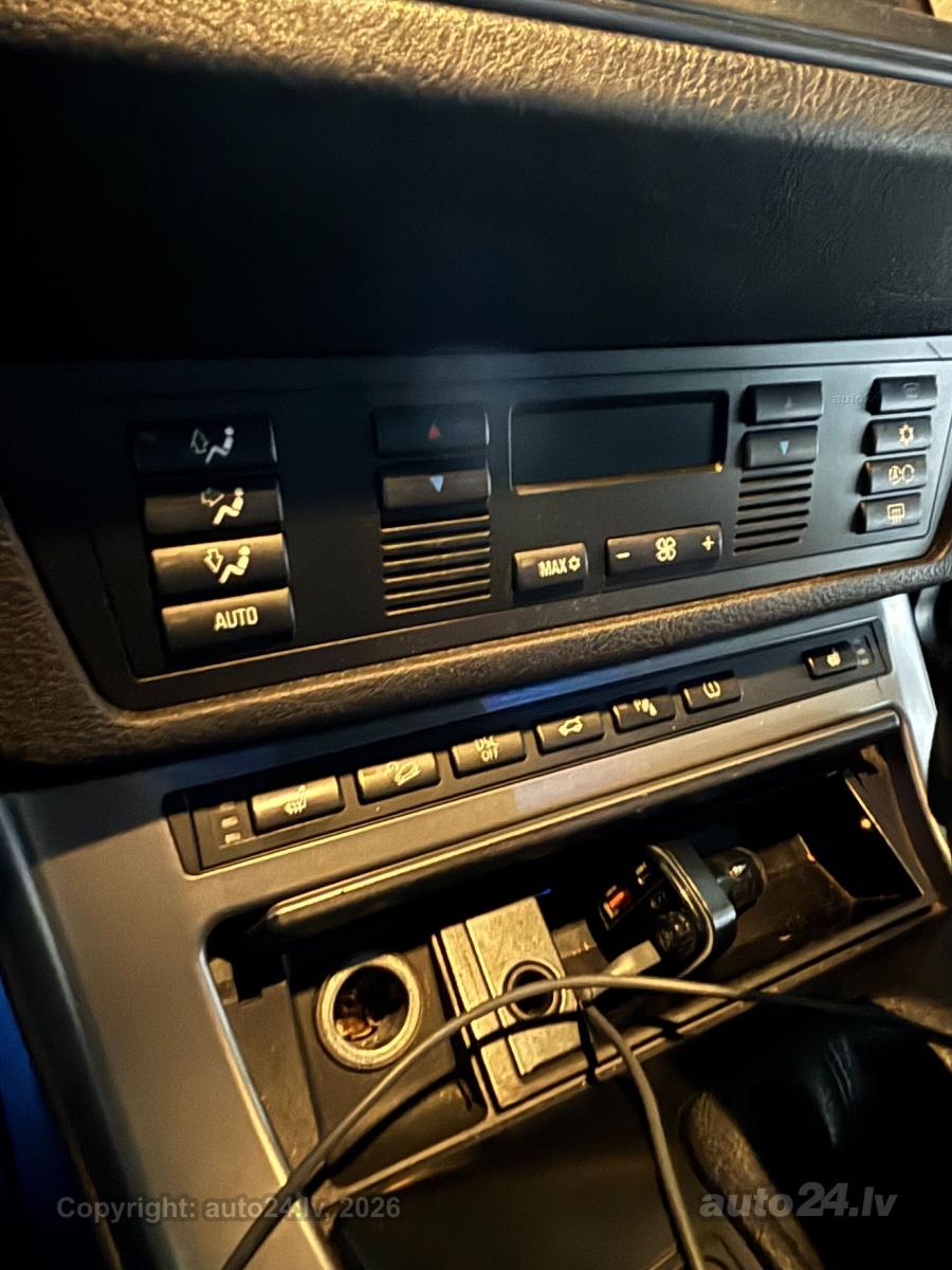 Melns BMW X5 2005 Tallina, ar dzinēja tilpumu 3.00 L un nobraukumu 360 tūkst. km par 4000 €, foto 13 vietnē AUTOMOTO.COM.LV