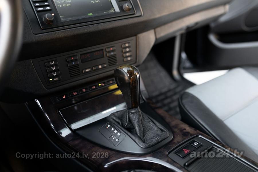 Melns BMW X5 2006 Tallina, ar dzinēja tilpumu 3.00 L un nobraukumu 324 tūkst. km par 5999 €, foto 26 vietnē AUTOMOTO.COM.LV
