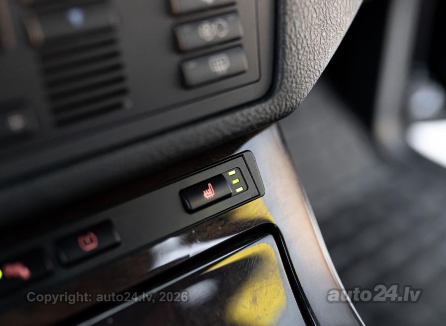 Melns BMW X5 2006 Tallina, ar dzinēja tilpumu 3.00 L un nobraukumu 324 tūkst. km par 5999 €, foto 27 vietnē AUTOMOTO.COM.LV