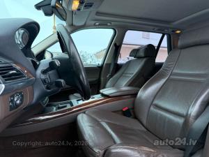 Melns BMW X5 2007 Tartu, ar dzinēja tilpumu 3.00 L un nobraukumu 341 tūkst. km par 7400 €, foto 10 vietnē AUTOMOTO.COM.LV