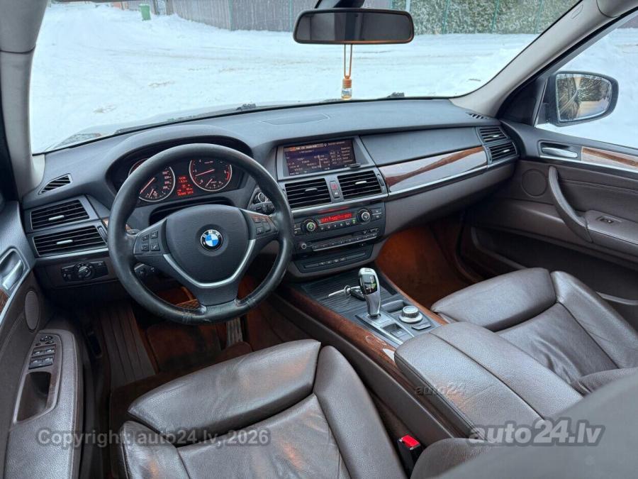 Melns BMW X5 2007 Tartu, ar dzinēja tilpumu 3.00 L un nobraukumu 341 tūkst. km par 7400 €, foto 12 vietnē AUTOMOTO.COM.LV