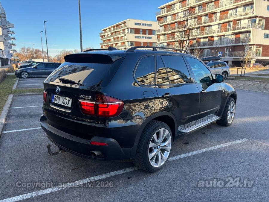 Black BMW X5 2007 in Tartu, with an engine capacity of 3.00 L and mileage of 382 thousand km for 7800 €, photo 5 on AUTOMOTO.COM.LV