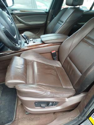 Melns BMW X5 2007 Tartu, ar dzinēja tilpumu 3.00 L un nobraukumu 280 tūkst. km par 8890 €, foto 10 vietnē AUTOMOTO.COM.LV