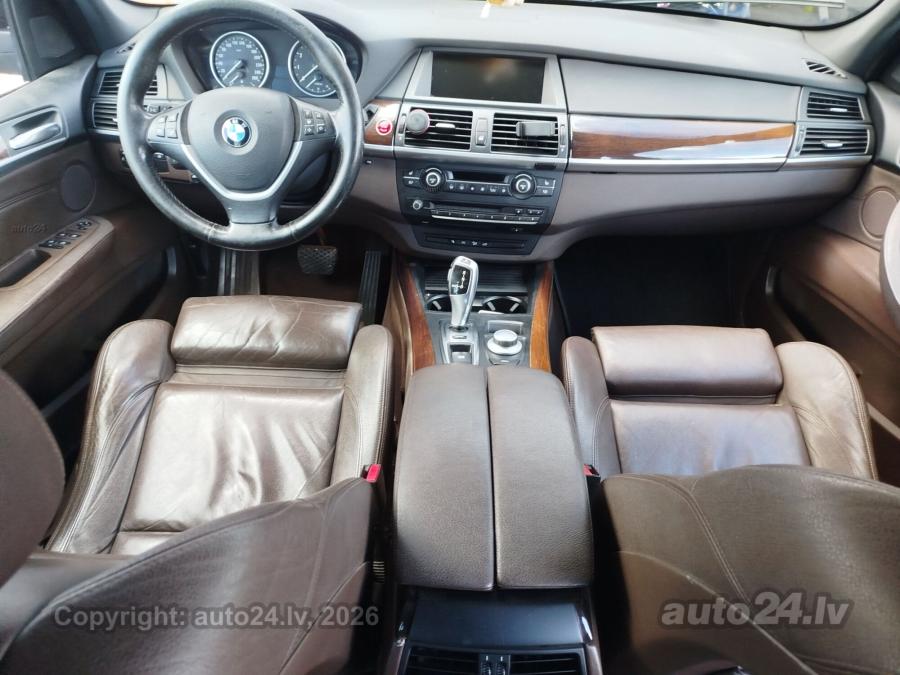 Melns BMW X5 2007 Tartu, ar dzinēja tilpumu 3.00 L un nobraukumu 280 tūkst. km par 8890 €, foto 14 vietnē AUTOMOTO.COM.LV