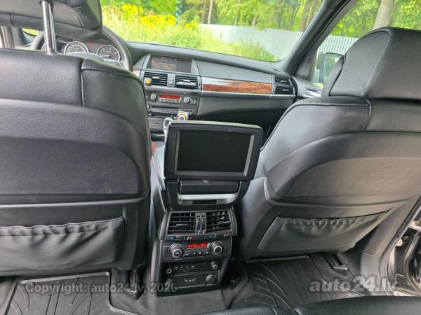 Melns BMW X5 2007 Tartu, ar dzinēja tilpumu 3.00 L un nobraukumu 314 tūkst. km par 8799 €, foto 8 vietnē AUTOMOTO.COM.LV