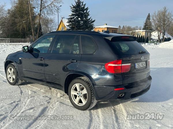 Black BMW X5 2008 in Rakvere, with an engine capacity of 3.00 L and mileage of 287 thousand km for 9490 €, photo 2 on AUTOMOTO.COM.LV
