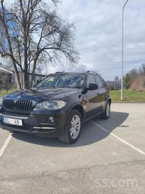 Black BMW X5 2008 in Dobele, with an engine capacity of 3.00 L and mileage of 315 thousand km for 9200 €, photo  on AUTOMOTO.COM.LV