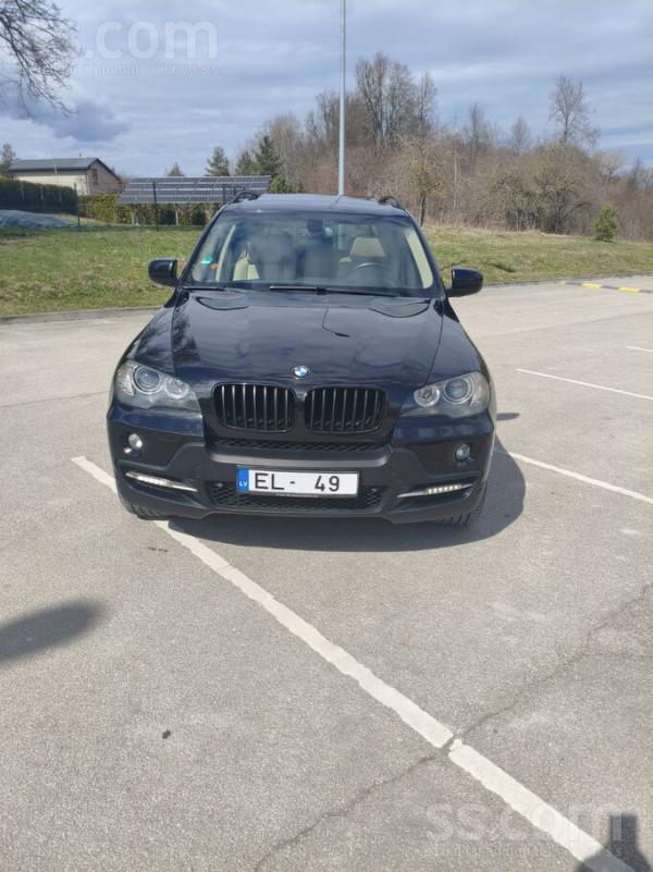 Black BMW X5 2008 in Dobele, with an engine capacity of 3.00 L and mileage of 315 thousand km for 9200 €, photo 5 on AUTOMOTO.COM.LV