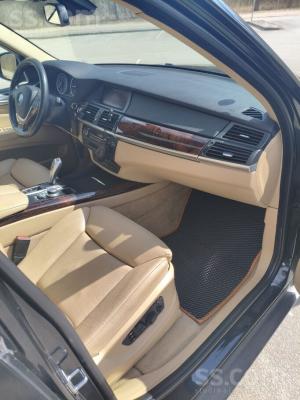Melns BMW X5 2008 Dobele, ar dzinēja tilpumu 3.00 L un nobraukumu 315 tūkst. km par 9200 €, foto 8 vietnē AUTOMOTO.COM.LV