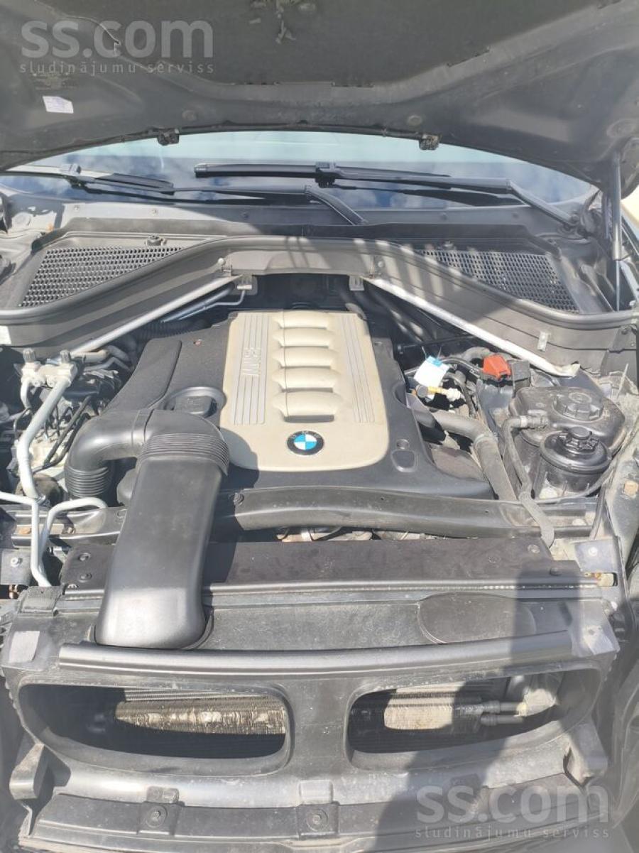 Melns BMW X5 2008 Dobele, ar dzinēja tilpumu 3.00 L un nobraukumu 315 tūkst. km par 9200 €, foto 15 vietnē AUTOMOTO.COM.LV
