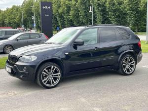 Melns BMW X5 2008 Narva, ar dzinēja tilpumu 3.00 L un nobraukumu 439 tūkst. km par 5499 €, foto  vietnē AUTOMOTO.COM.LV
