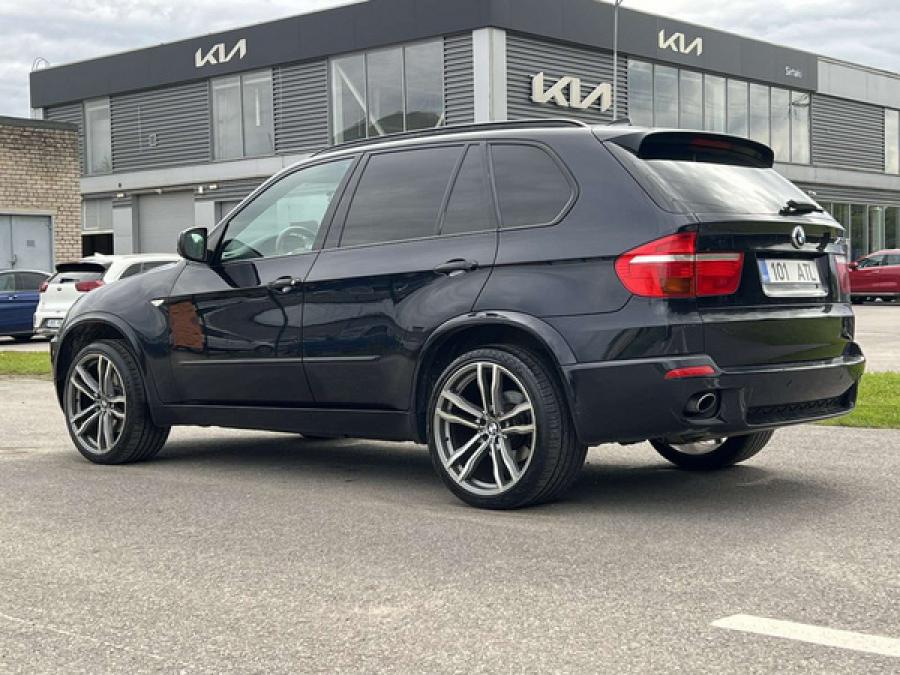 Melns BMW X5 2008 Narva, ar dzinēja tilpumu 3.00 L un nobraukumu 439 tūkst. km par 5499 €, foto 7 vietnē AUTOMOTO.COM.LV