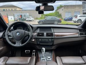Melns BMW X5 2008 Narva, ar dzinēja tilpumu 3.00 L un nobraukumu 439 tūkst. km par 5499 €, foto 10 vietnē AUTOMOTO.COM.LV