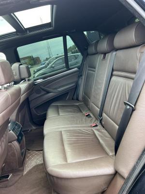 Melns BMW X5 2008 Narva, ar dzinēja tilpumu 3.00 L un nobraukumu 439 tūkst. km par 5499 €, foto 23 vietnē AUTOMOTO.COM.LV
