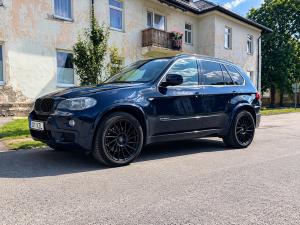 Melns BMW X5 2008 Tallina, ar dzinēja tilpumu 0.00 L un nobraukumu 0 tūkst. km par 9500 €, foto  vietnē AUTOMOTO.COM.LV