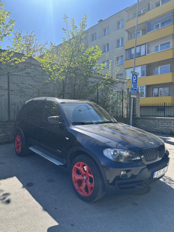 Черный БМВ Х5 2008 в Таллин, объемом двигателя 3.00 л и пробегом 395 тыс. км за 10500 €, фото 1 на AUTOMOTO.COM.LV