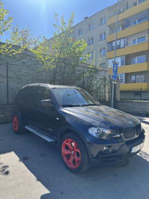 Melns BMW X5 2008 Tallina, ar dzinēja tilpumu 3.00 L un nobraukumu 395 tūkst. km par 10500 €, foto  vietnē AUTOMOTO.COM.LV