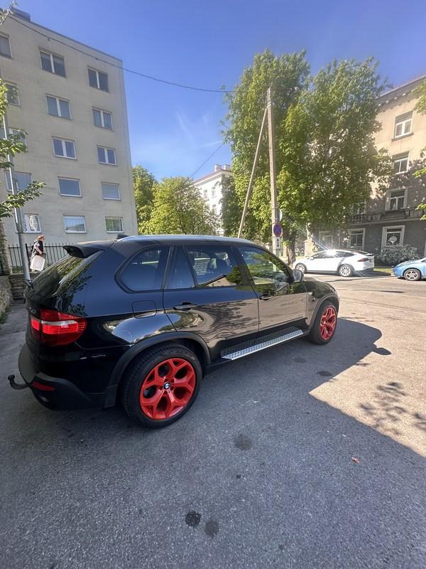 Черный БМВ Х5 2008 в Таллин, объемом двигателя 3.00 л и пробегом 395 тыс. км за 10500 €, фото 7 на AUTOMOTO.COM.LV