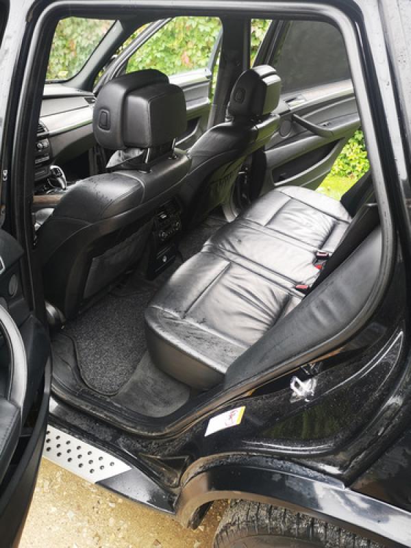 Melns BMW X5 2008 Tallina, ar dzinēja tilpumu 0.00 L un nobraukumu 372 tūkst. km par 9200 €, foto 5 vietnē AUTOMOTO.COM.LV