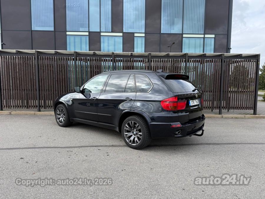 Melns BMW X5 2008 Tartu, ar dzinēja tilpumu 3.00 L un nobraukumu 404 tūkst. km par 7999 €, foto 3 vietnē AUTOMOTO.COM.LV