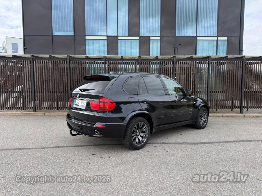 Melns BMW X5 2008 Tartu, ar dzinēja tilpumu 3.00 L un nobraukumu 404 tūkst. km par 7999 €, foto 4 vietnē AUTOMOTO.COM.LV