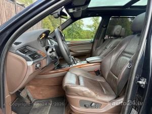 Melns BMW X5 2008 Tartu, ar dzinēja tilpumu 3.00 L un nobraukumu 404 tūkst. km par 7999 €, foto 7 vietnē AUTOMOTO.COM.LV
